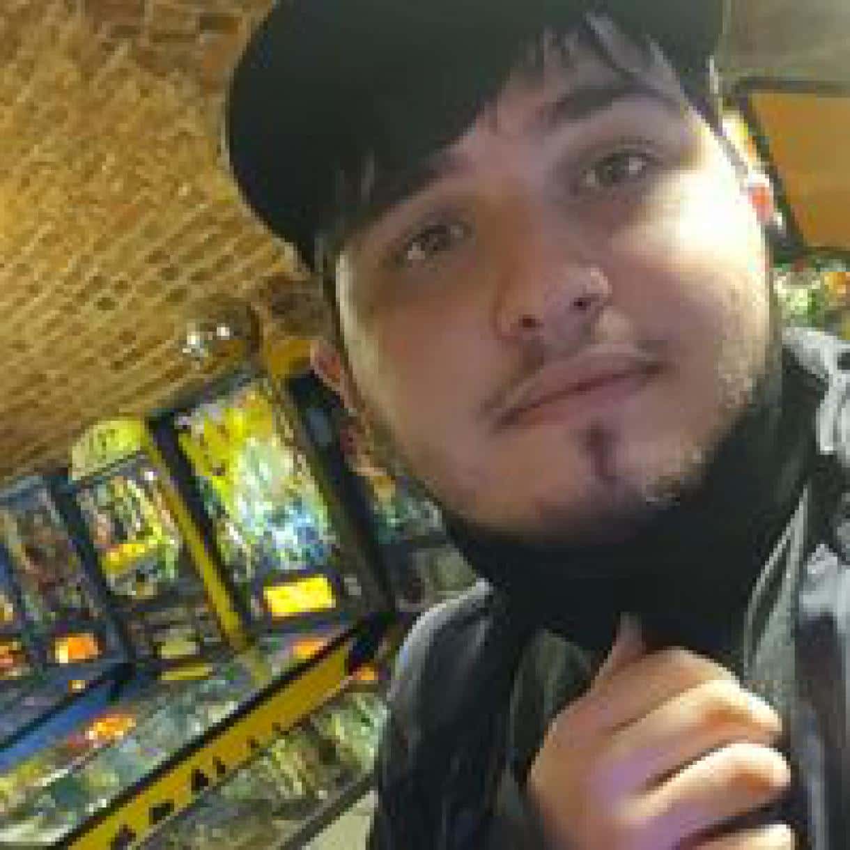 Men Seeking Men in Memphis, TN M4M Free Personal Ads | Meet Gay Men at ...