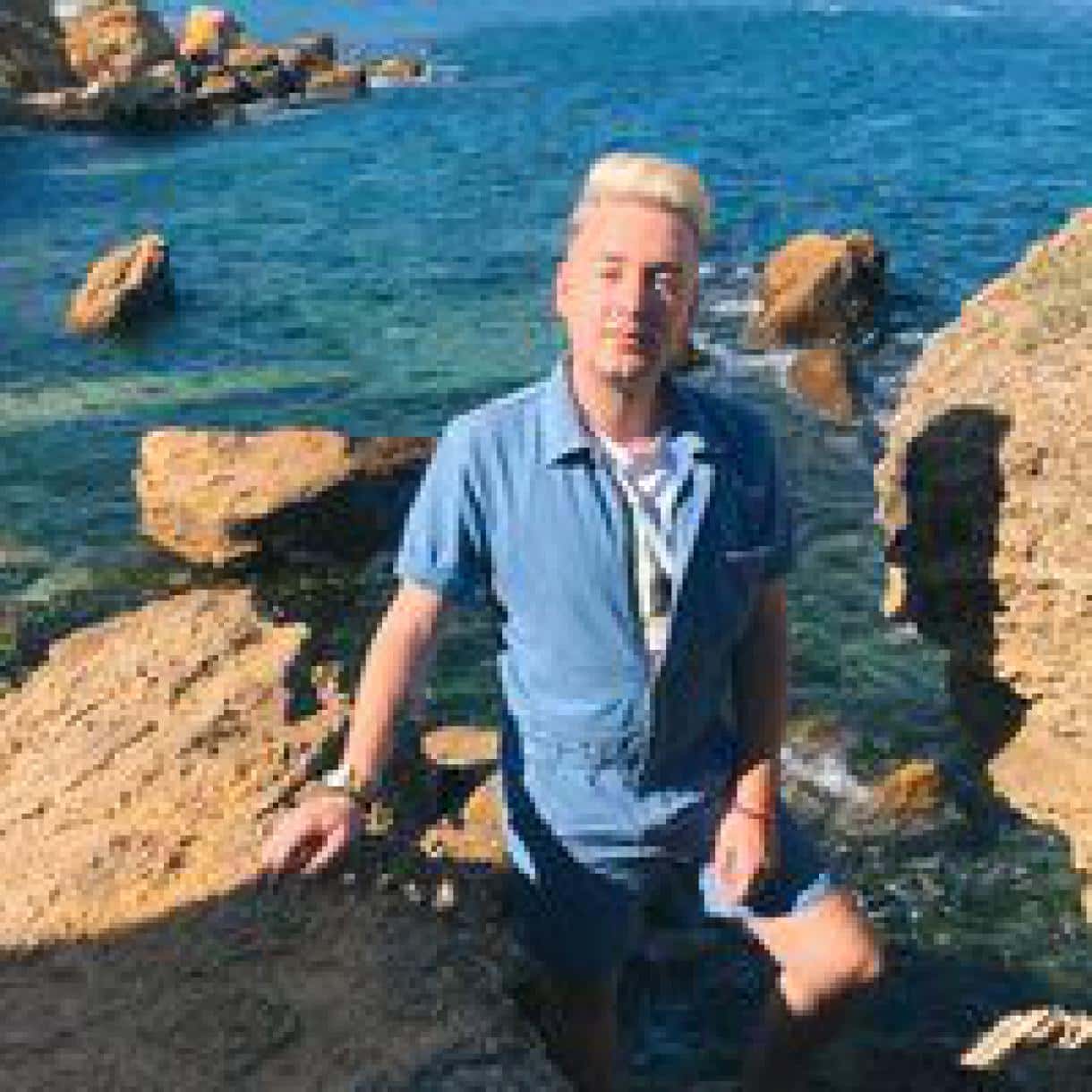 Sydney Men Seeking Men Free Gay Personal Ads at lovezoid.com