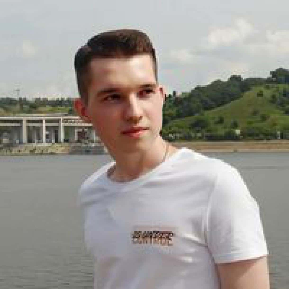 London Classifieds Free Personal Ads | Find Local Singles at lovezoid.com