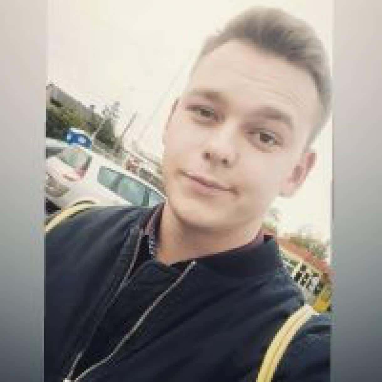 Men Seeking Men in London, ENG M4M Free Personal Ads | Meet Gay Men at ...