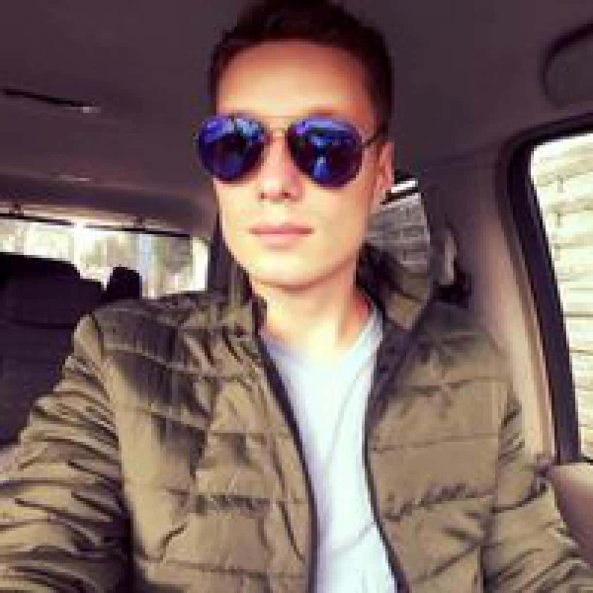 Men Seeking Men in Edmonton, AB Free Gay Personal Ads at lovezoid.com