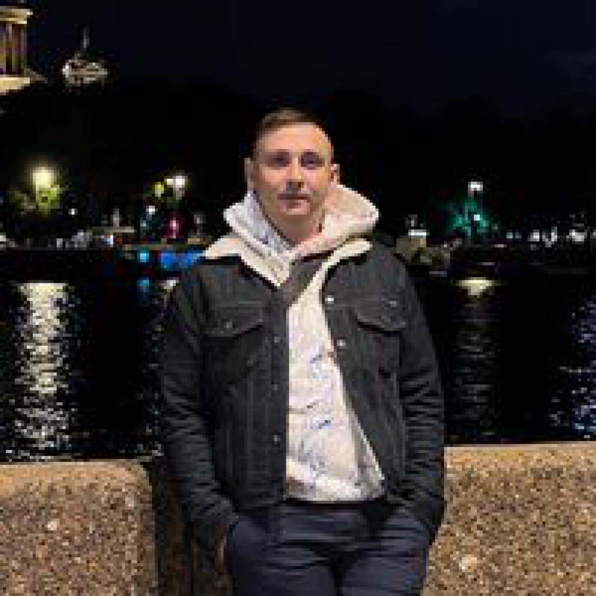 Men Seeking Men in Toronto, ON Free Gay Personal Ads at lovezoid.com