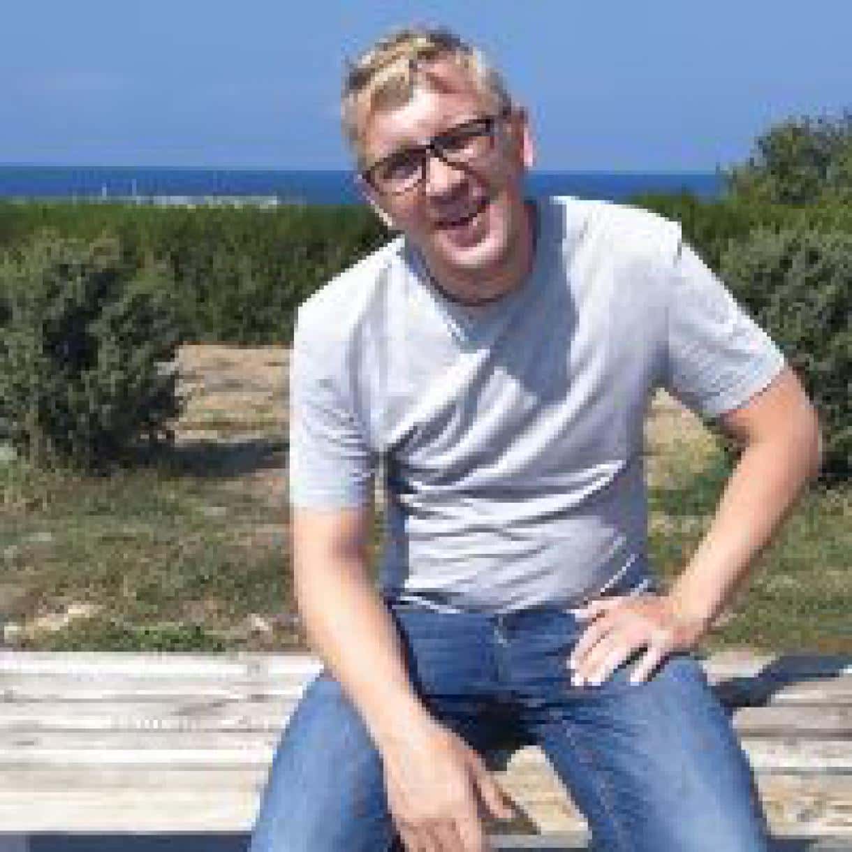 Perth Men Seeking Men Free Gay Personal Ads at lovezoid.com