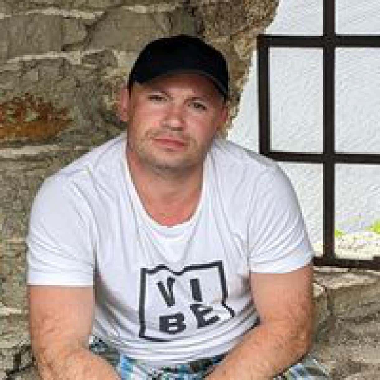 Men Seeking Men in Toronto, ON Free Gay Personal Ads at lovezoid.com