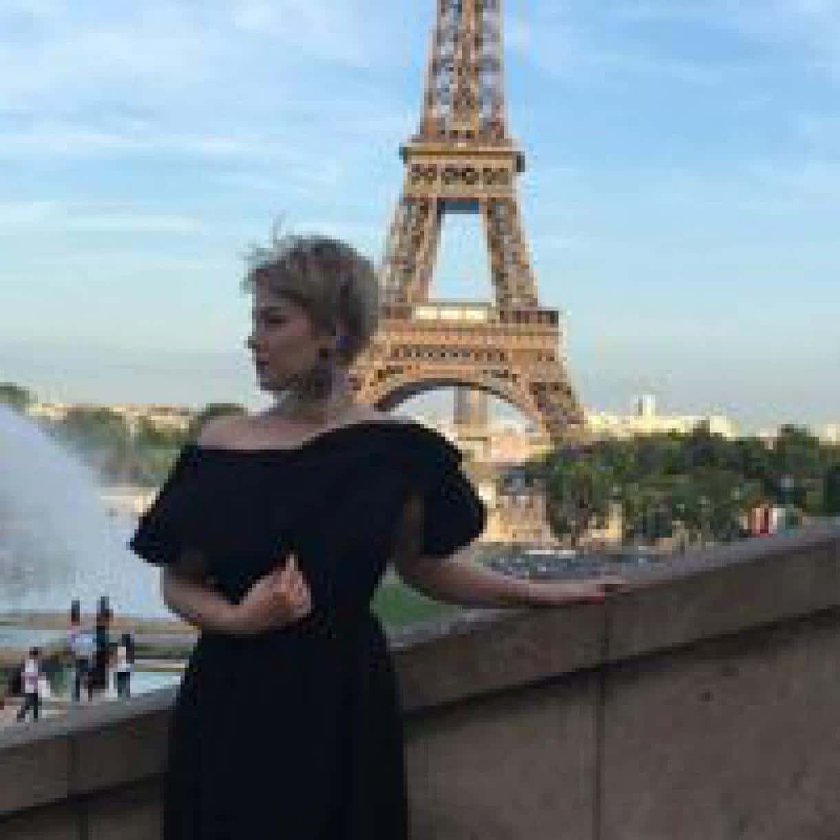 Single Women Seeking Men in Calgary W4M Free Personal Ads | lovezoid.com