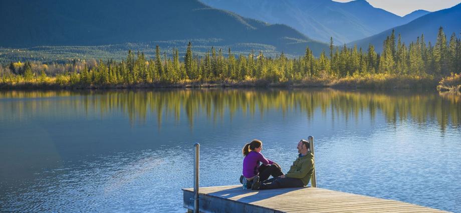 Best Canadian Dating Sites May 2026 | Meet Canadian Singles - lovezoid.com