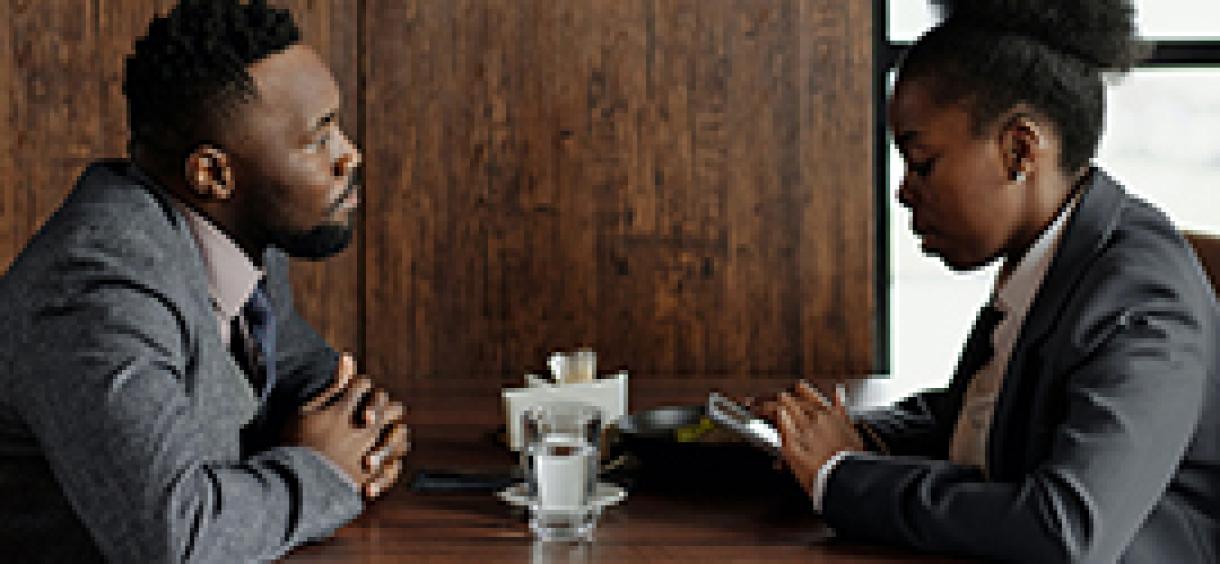 Younger Women Looking For Older Men Dating Sites Dating Sites & Apps ...