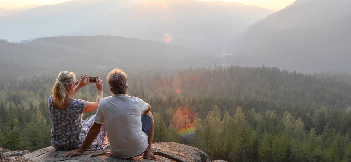 Best Canadian Dating Sites May 2026 | Meet Canadian Singles - lovezoid.com